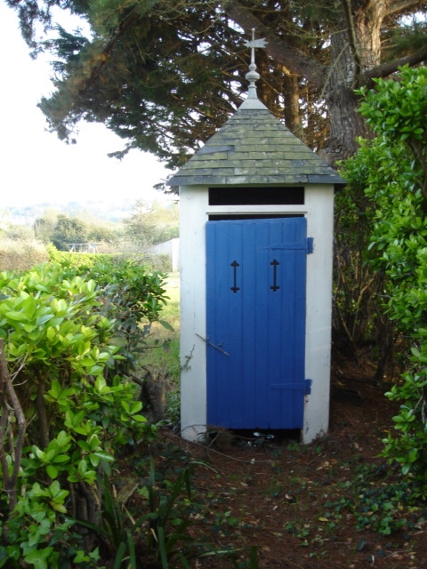 Outhouse | Wiki | Everipedia