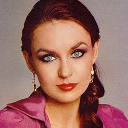 Crystal Gayle Wiki & Bio - Country-Pop Singer